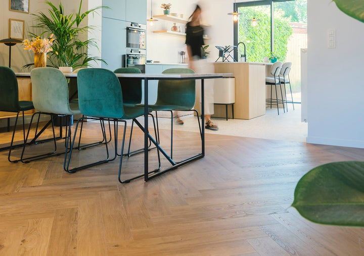 PVC vloer leggen op hout? Zo doe je dat!